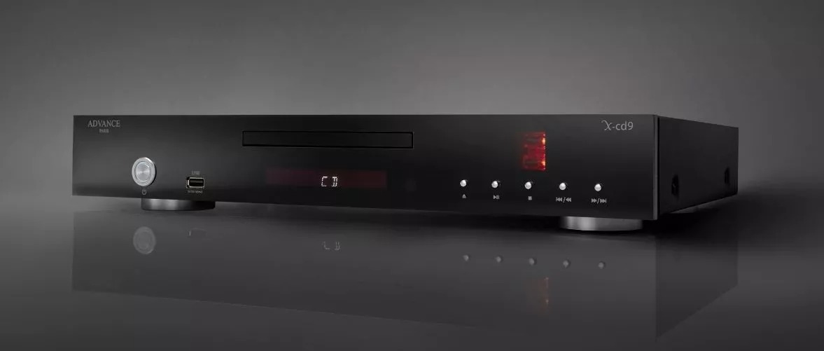 Lettore CD Advance Paris X-CD9: DAC Wolfson e valvole a meno di 800 euro